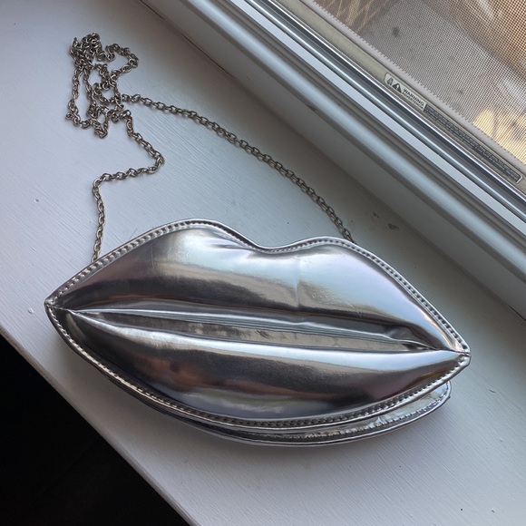 Bags | Metallic Silver Lip Purse With Chain Strap | Poshmark